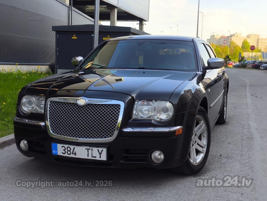 Melns Chrysler 300C 2007 Tallina, ar dzinēja tilpumu 3.00 L un nobraukumu 290 tūkst. km par 2999 €, foto 1 vietnē AUTOMOTO.COM.LV