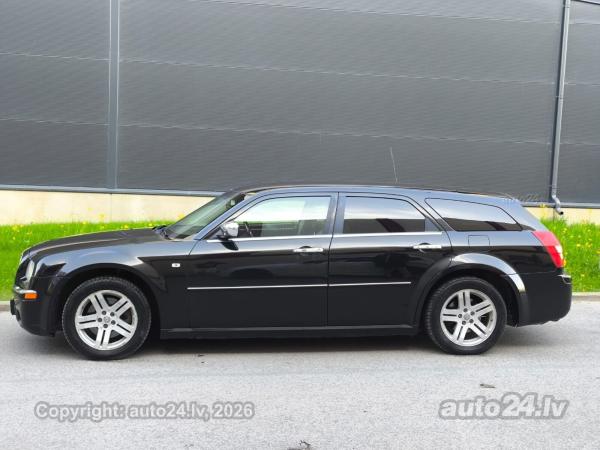 Black Chrysler 300C 2007 in Tallinn, with an engine capacity of 3.00 L and mileage of 290 thousand km for 2999 €, photo 7 on AUTOMOTO.COM.LV