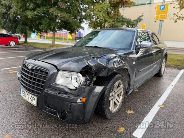 Melns Chrysler 300C 2007 Tallina, ar dzinēja tilpumu 3.00 L un nobraukumu 369 tūkst. km par 990 €, foto 3 vietnē AUTOMOTO.COM.LV
