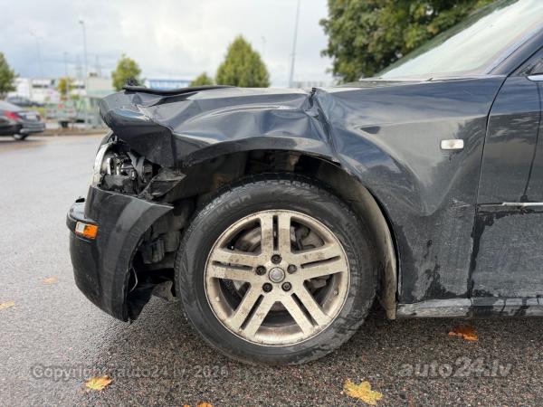 Melns Chrysler 300C 2007 Tallina, ar dzinēja tilpumu 3.00 L un nobraukumu 369 tūkst. km par 990 €, foto 4 vietnē AUTOMOTO.COM.LV
