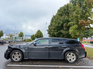 Melns Chrysler 300C 2007 Tallina, ar dzinēja tilpumu 3.00 L un nobraukumu 369 tūkst. km par 990 €, foto 6 vietnē AUTOMOTO.COM.LV