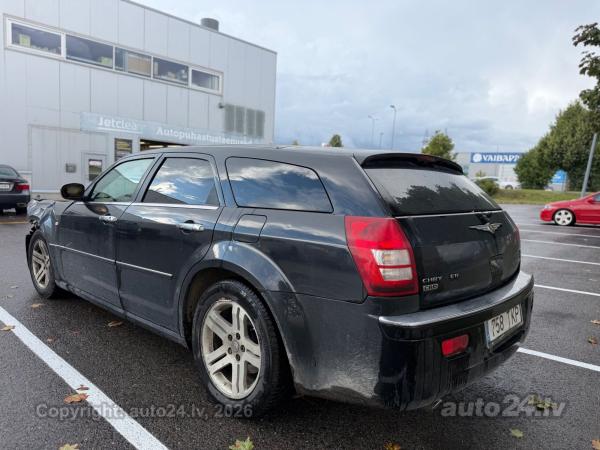 Melns Chrysler 300C 2007 Tallina, ar dzinēja tilpumu 3.00 L un nobraukumu 369 tūkst. km par 990 €, foto 6 vietnē AUTOMOTO.COM.LV