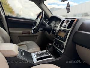 Melns Chrysler 300C 2007 Tallina, ar dzinēja tilpumu 3.00 L un nobraukumu 369 tūkst. km par 990 €, foto 11 vietnē AUTOMOTO.COM.LV