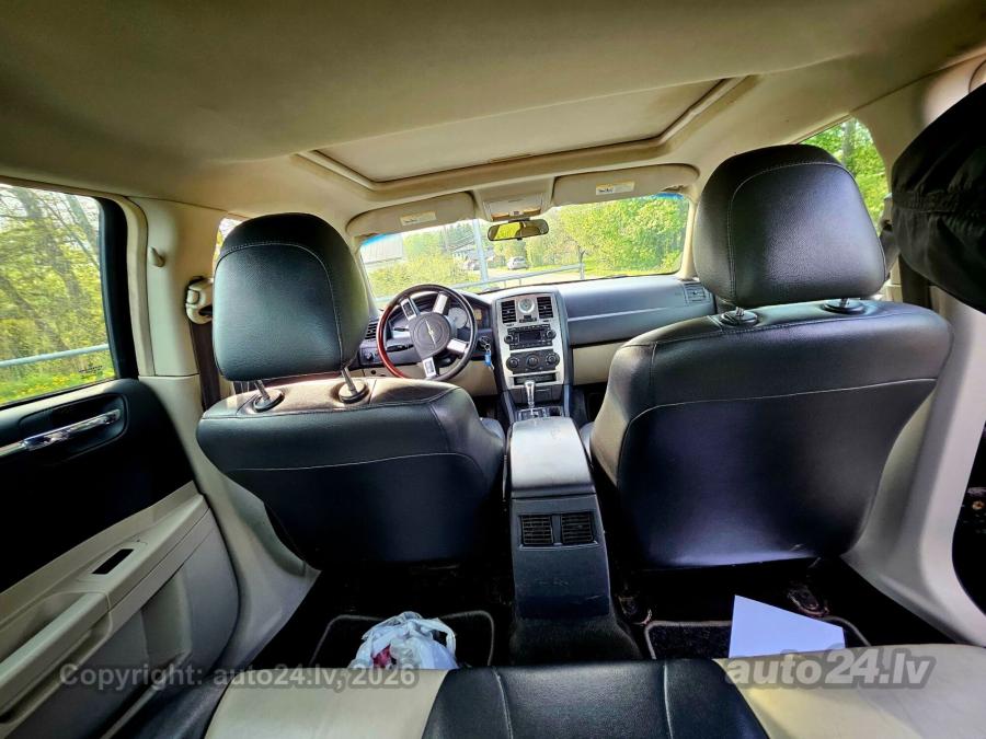 Черный Крайслер 300C 2005 в Таллин, объемом двигателя 3.50 л и пробегом 274 тыс. км за 1700 €, фото 8 на AUTOMOTO.COM.LV