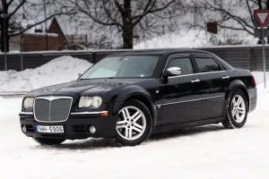 Черный Крайслер 300C 2005 в Елгава, объемом двигателя 3.50 л и пробегом 145 тыс. км за 3700 €, фото 3 на AUTOMOTO.COM.LV