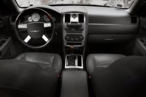 Черный Крайслер 300C 2005 в Елгава, объемом двигателя 3.50 л и пробегом 145 тыс. км за 3700 €, фото 8 на AUTOMOTO.COM.LV
