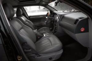 Черный Крайслер 300C 2005 в Елгава, объемом двигателя 3.50 л и пробегом 145 тыс. км за 3700 €, фото 10 на AUTOMOTO.COM.LV