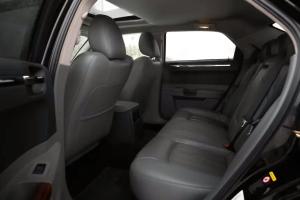Черный Крайслер 300C 2005 в Елгава, объемом двигателя 3.50 л и пробегом 145 тыс. км за 3700 €, фото 13 на AUTOMOTO.COM.LV