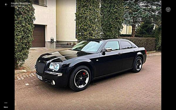 Черный Крайслер 300C 2005 в Паневежис, объемом двигателя 2.74 л и пробегом 250 тыс. км за 3300 €, фото 1 на AUTOMOTO.COM.LV