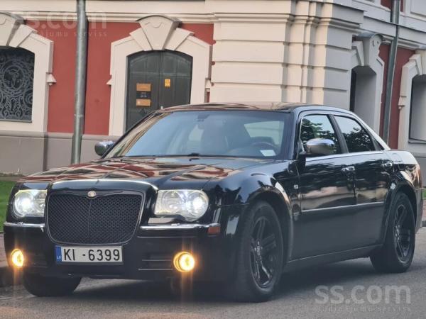 Melns Chrysler 300C 2007 Jelgava, ar dzinēja tilpumu 3.00 L un nobraukumu 300 tūkst. km par 5450 €, foto 3 vietnē AUTOMOTO.COM.LV