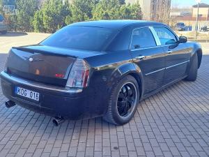 Melns Chrysler 300C 2007 Klaipėda, ar dzinēja tilpumu 3.00 L un nobraukumu 320 tūkst. km par 2500 €, foto 5 vietnē AUTOMOTO.COM.LV