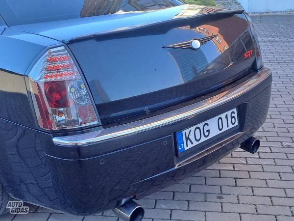 Melns Chrysler 300C 2007 Klaipėda, ar dzinēja tilpumu 3.00 L un nobraukumu 320 tūkst. km par 2500 €, foto 6 vietnē AUTOMOTO.COM.LV