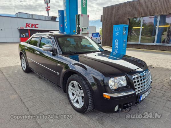 Черный Крайслер 300C 2007 в Таллин, объемом двигателя 3.00 л и пробегом 236 тыс. км за 2999 €, фото 1 на AUTOMOTO.COM.LV