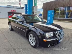 Melns Chrysler 300C 2007 Tallina, ar dzinēja tilpumu 3.00 L un nobraukumu 236 tūkst. km par 2999 €, foto  vietnē AUTOMOTO.COM.LV
