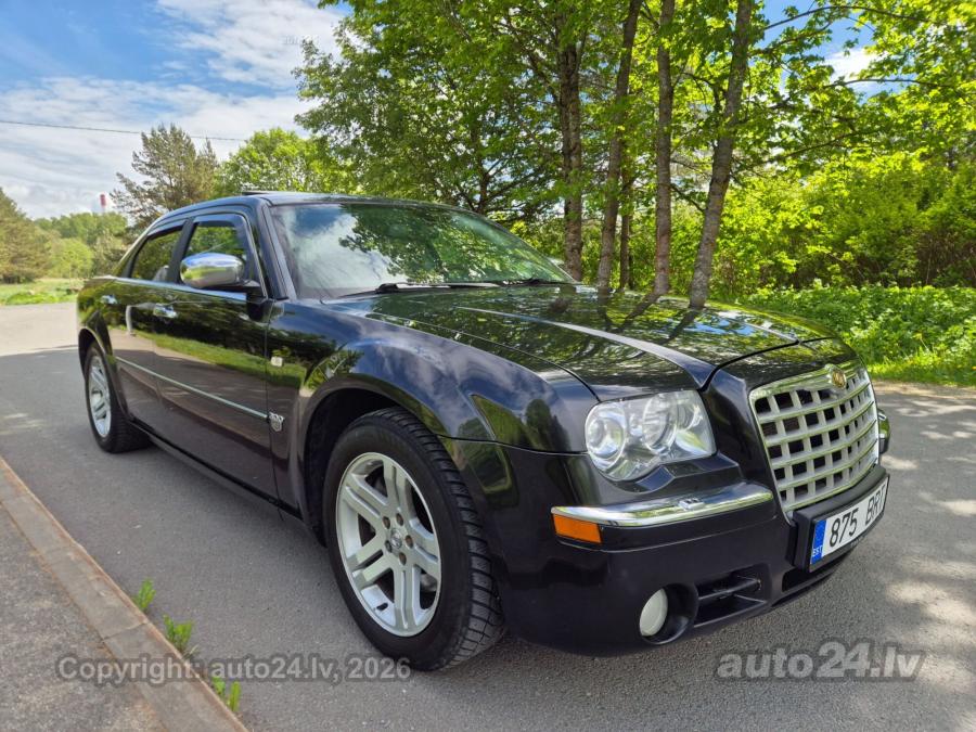 Black Chrysler 300C 2007 in Tallinn, with an engine capacity of 3.00 L and mileage of 236 thousand km for 2999 €, photo 5 on AUTOMOTO.COM.LV