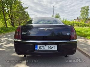 Black Chrysler 300C 2007 in Tallinn, with an engine capacity of 3.00 L and mileage of 236 thousand km for 2999 €, photo 8 on AUTOMOTO.COM.LV