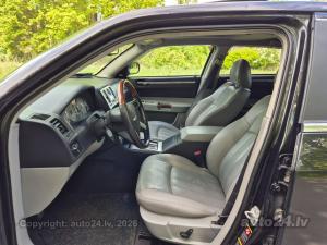 Black Chrysler 300C 2007 in Tallinn, with an engine capacity of 3.00 L and mileage of 236 thousand km for 2999 €, photo 12 on AUTOMOTO.COM.LV