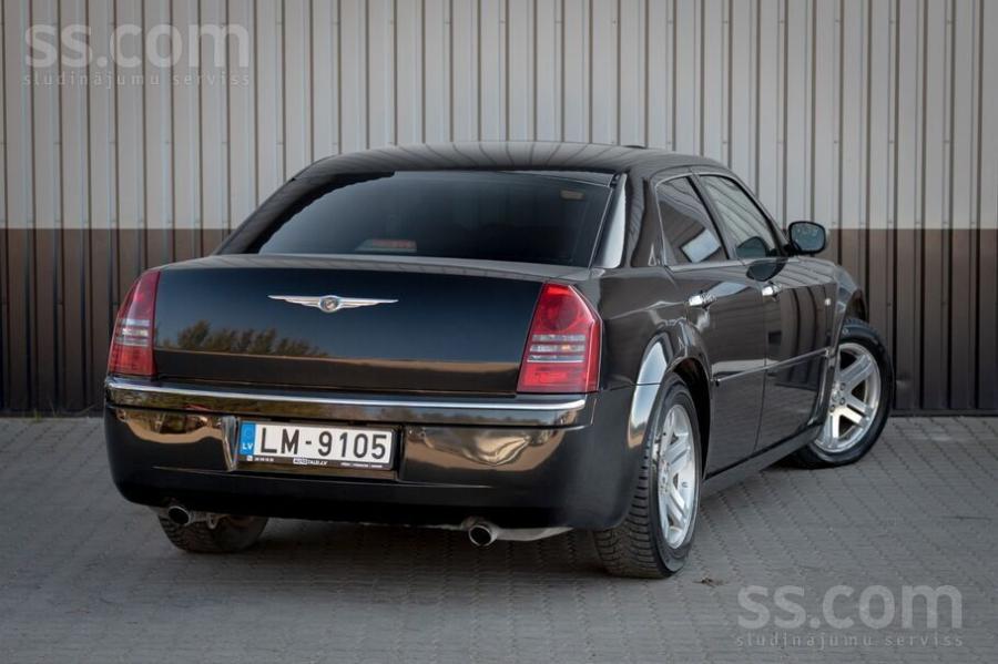 Melns Chrysler 300C 2007 Talsi, ar dzinēja tilpumu 3.00 L un nobraukumu 303 tūkst. km par 3990 €, foto 8 vietnē AUTOMOTO.COM.LV