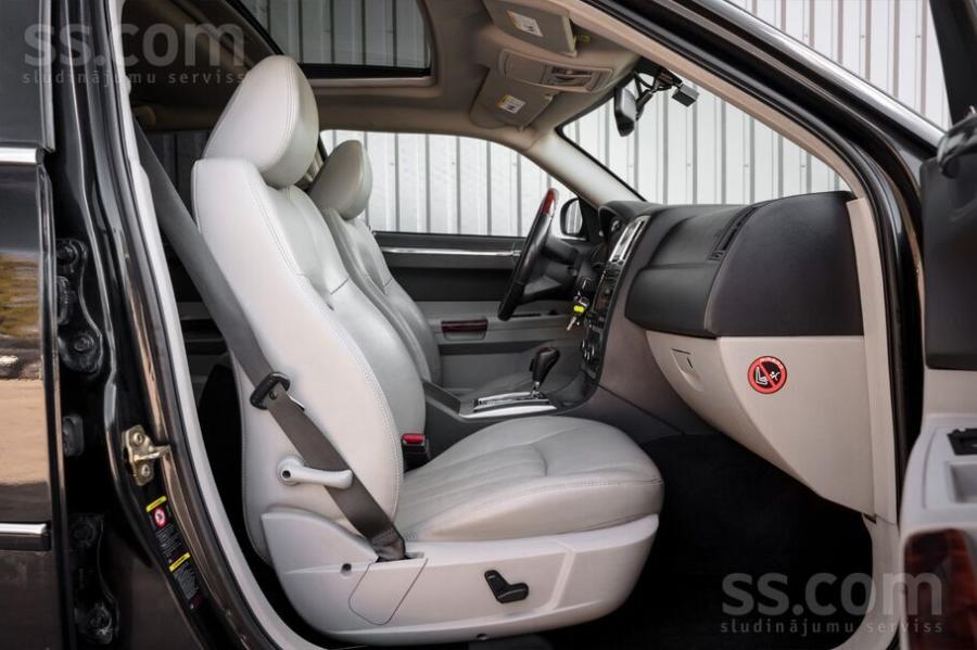 Melns Chrysler 300C 2007 Talsi, ar dzinēja tilpumu 3.00 L un nobraukumu 303 tūkst. km par 3990 €, foto 13 vietnē AUTOMOTO.COM.LV
