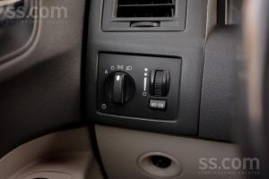 Melns Chrysler 300C 2007 Talsi, ar dzinēja tilpumu 3.00 L un nobraukumu 303 tūkst. km par 3990 €, foto 17 vietnē AUTOMOTO.COM.LV