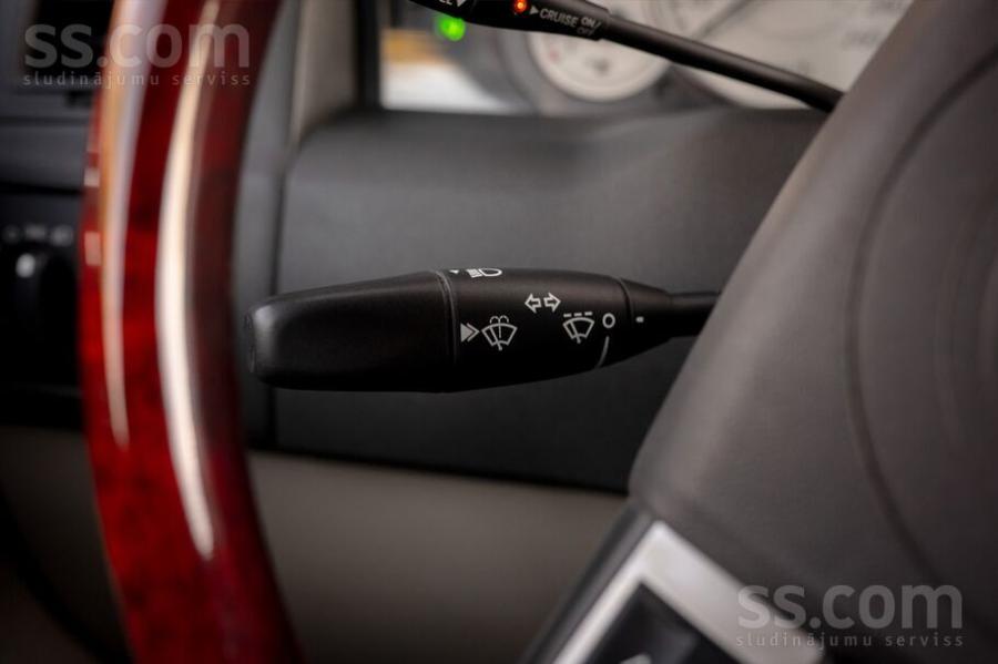Melns Chrysler 300C 2007 Talsi, ar dzinēja tilpumu 3.00 L un nobraukumu 303 tūkst. km par 3990 €, foto 19 vietnē AUTOMOTO.COM.LV