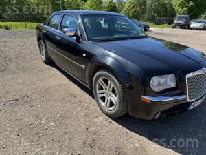 Melns Chrysler 300C 2007 Rēzekne, ar dzinēja tilpumu 3.00 L un nobraukumu 236 tūkst. km par 3200 €, foto 9 vietnē AUTOMOTO.COM.LV