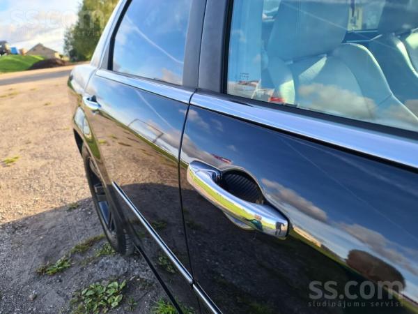 Melns Chrysler 300C 2007 Jelgava, ar dzinēja tilpumu 3.00 L un nobraukumu 301 tūkst. km par 3999 €, foto 6 vietnē AUTOMOTO.COM.LV