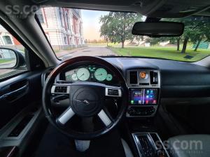 Melns Chrysler 300C 2007 Jelgava, ar dzinēja tilpumu 3.00 L un nobraukumu 301 tūkst. km par 3999 €, foto 20 vietnē AUTOMOTO.COM.LV