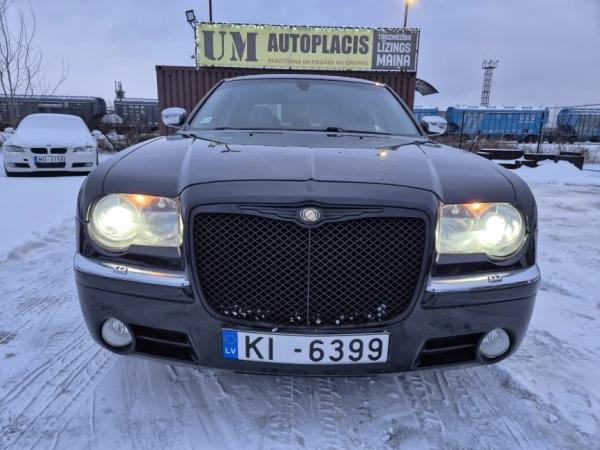 Черный Крайслер 300C 2007 в Рига, объемом двигателя 3.00 л и пробегом 296 тыс. км за 4200 €, фото 3 на AUTOMOTO.COM.LV