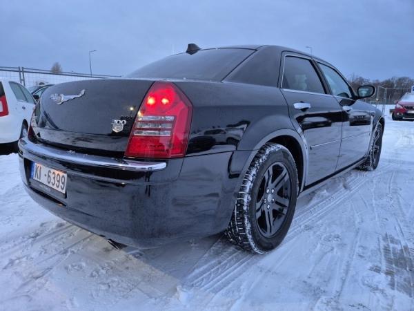 Черный Крайслер 300C 2007 в Рига, объемом двигателя 3.00 л и пробегом 296 тыс. км за 4200 €, фото 9 на AUTOMOTO.COM.LV