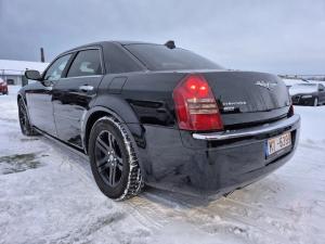 Black Chrysler 300C 2007 in Riga, with an engine capacity of 3.00 L and mileage of 296 thousand km for 4200 €, photo 14 on AUTOMOTO.COM.LV