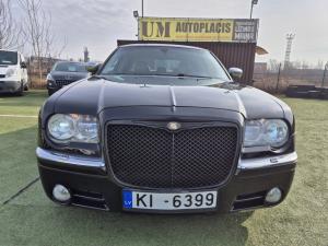 Black Chrysler 300C 2007 in Riga, with an engine capacity of 3.00 L and mileage of 296 thousand km for 4200 €, photo 39 on AUTOMOTO.COM.LV