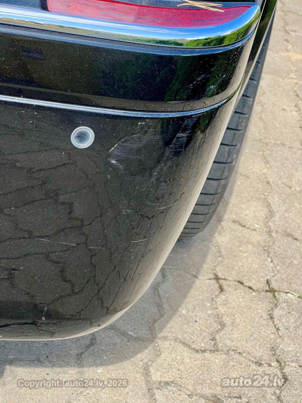 Melns Chrysler 300C 2007 Tallina, ar dzinēja tilpumu 3.00 L un nobraukumu 215 tūkst. km par 3990 €, foto 8 vietnē AUTOMOTO.COM.LV
