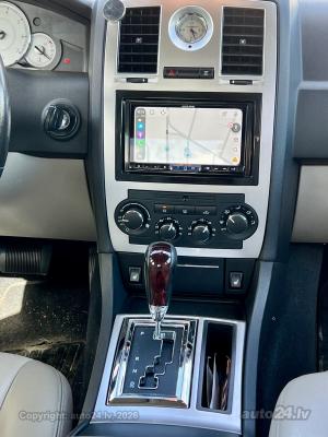 Melns Chrysler 300C 2007 Tallina, ar dzinēja tilpumu 3.00 L un nobraukumu 215 tūkst. km par 3990 €, foto 12 vietnē AUTOMOTO.COM.LV