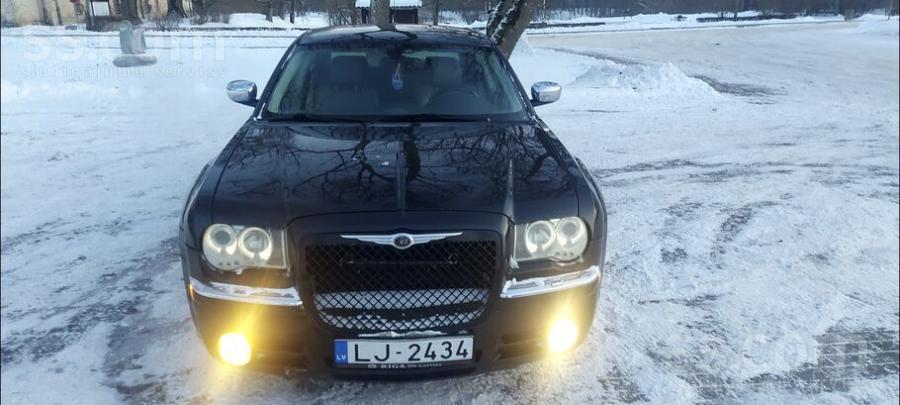 Black Chrysler 300C 2008 in Talsi, with an engine capacity of 3.00 L and mileage of 263 thousand km for 3500 €, photo 2 on AUTOMOTO.COM.LV