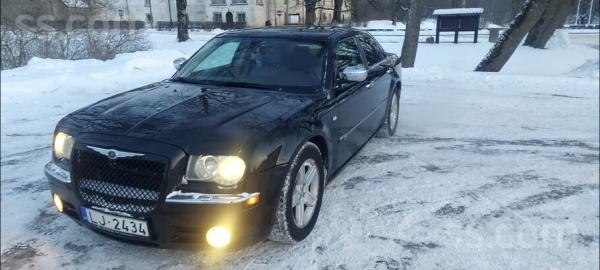 Melns Chrysler 300C 2008 Talsi, ar dzinēja tilpumu 3.00 L un nobraukumu 263 tūkst. km par 3500 €, foto 4 vietnē AUTOMOTO.COM.LV