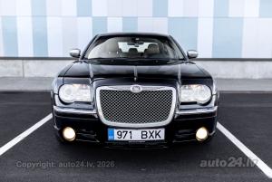 Black Chrysler 300C 2008 in Tallinn, with an engine capacity of 3.00 L and mileage of 251 thousand km for 3990 €, photo 3 on AUTOMOTO.COM.LV