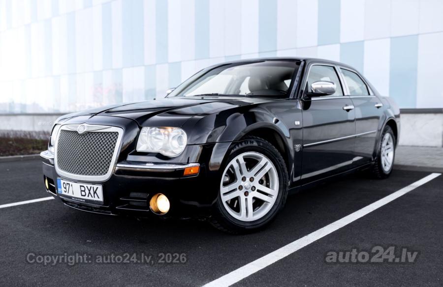 Black Chrysler 300C 2008 in Tallinn, with an engine capacity of 3.00 L and mileage of 251 thousand km for 3990 €, photo 4 on AUTOMOTO.COM.LV
