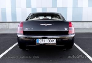 Black Chrysler 300C 2008 in Tallinn, with an engine capacity of 3.00 L and mileage of 251 thousand km for 3990 €, photo 6 on AUTOMOTO.COM.LV