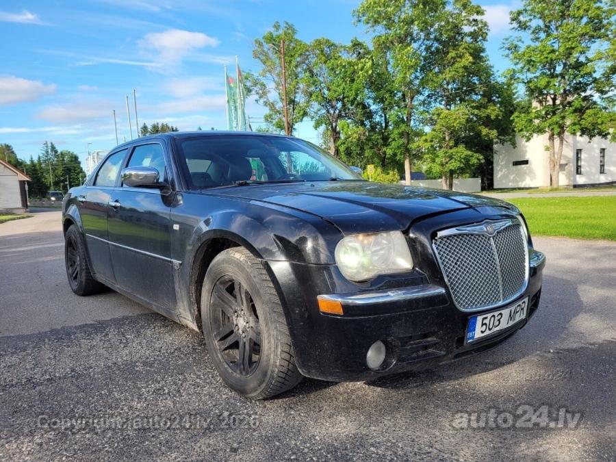 Черный Крайслер 300C 2008 в Таллин, объемом двигателя 3.00 л и пробегом 299 тыс. км за 1250 €, фото 1 на AUTOMOTO.COM.LV