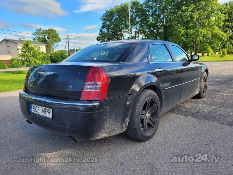 Черный Крайслер 300C 2008 в Таллин, объемом двигателя 3.00 л и пробегом 299 тыс. км за 1250 €, фото 4 на AUTOMOTO.COM.LV