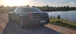 Black Chrysler 300C 2008 in Vilnius, with an engine capacity of 3.00 L and mileage of 268 thousand km for 2850 €, photo 8 on AUTOMOTO.COM.LV