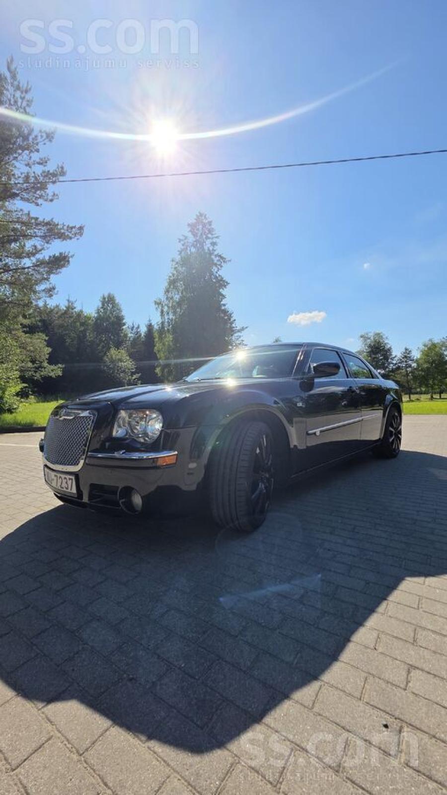 Melns Chrysler 300C 2008 Ventspils, ar dzinēja tilpumu 3.00 L un nobraukumu 240 tūkst. km par 5600 €, foto 9 vietnē AUTOMOTO.COM.LV