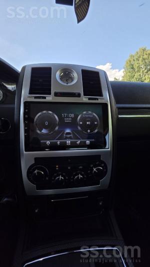 Melns Chrysler 300C 2008 Ventspils, ar dzinēja tilpumu 3.00 L un nobraukumu 240 tūkst. km par 5600 €, foto 13 vietnē AUTOMOTO.COM.LV