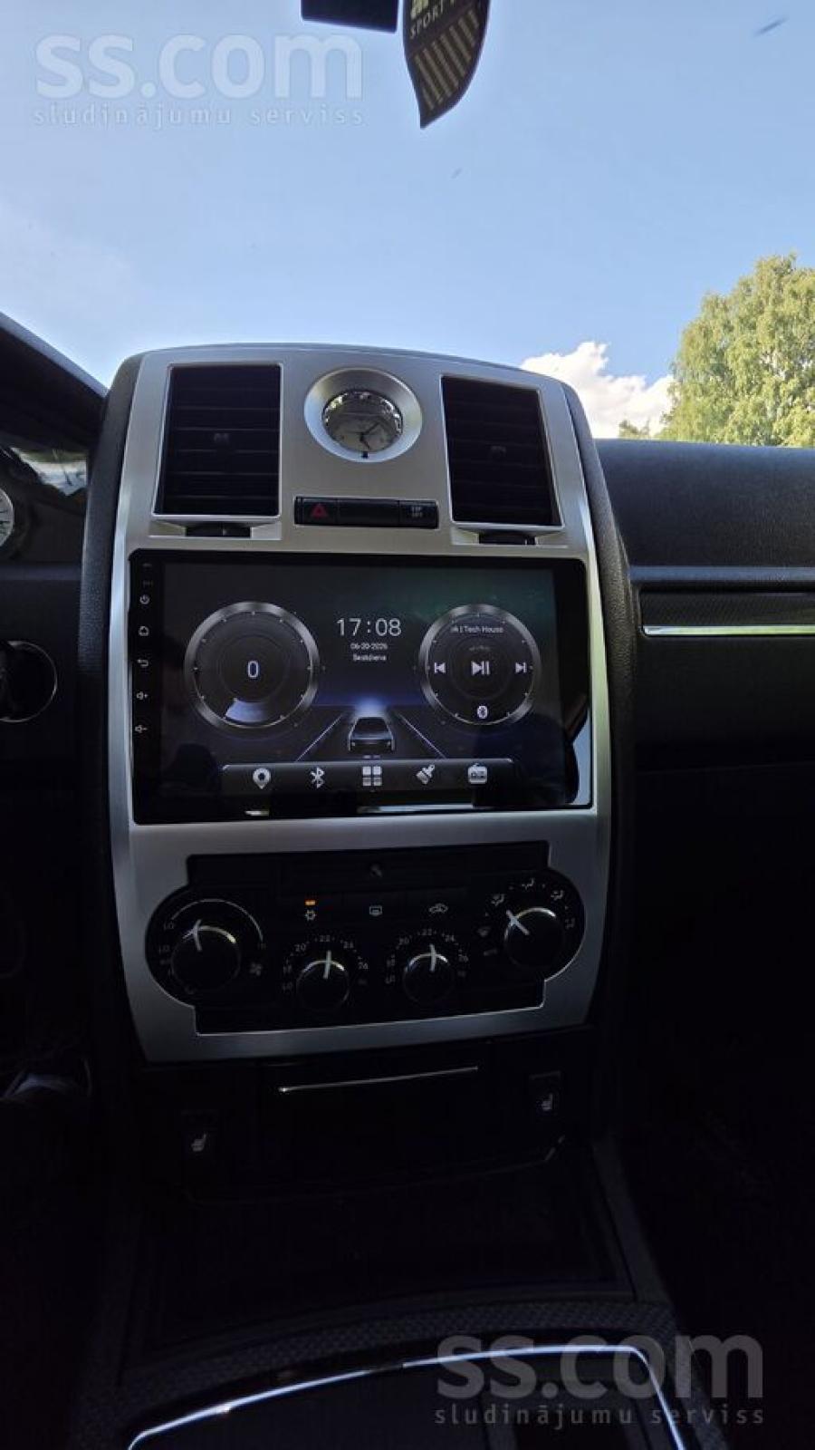 Melns Chrysler 300C 2008 Ventspils, ar dzinēja tilpumu 3.00 L un nobraukumu 240 tūkst. km par 5600 €, foto 13 vietnē AUTOMOTO.COM.LV