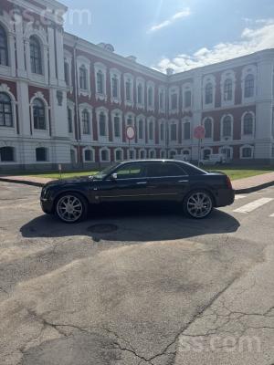 Черный Крайслер 300C 2008 в Елгава, объемом двигателя 3.00 л и пробегом 313 тыс. км за 5125 €, фото  на AUTOMOTO.COM.LV