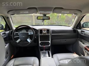 Черный Крайслер 300C 2008 в Елгава, объемом двигателя 3.00 л и пробегом 313 тыс. км за 4600 €, фото 8 на AUTOMOTO.COM.LV