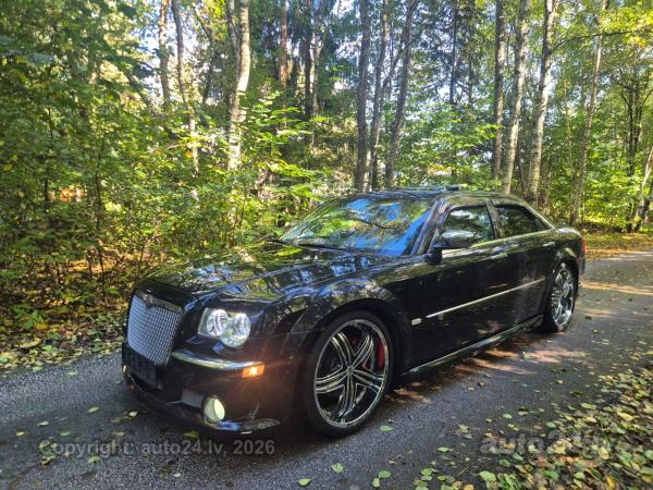 Melns Chrysler 300C 2008 Tallina, ar dzinēja tilpumu 5.70 L un nobraukumu 81 tūkst. km par 15300 €, foto 10 vietnē AUTOMOTO.COM.LV