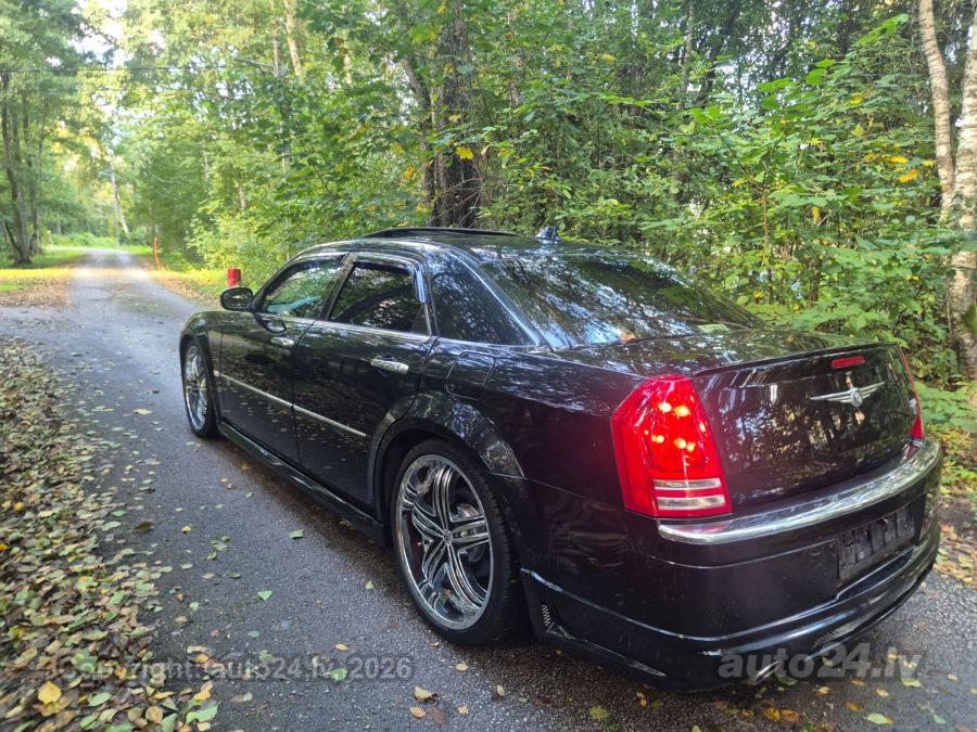 Черный Крайслер 300C 2008 в Таллин, объемом двигателя 5.70 л и пробегом 81 тыс. км за 15300 €, фото 11 на AUTOMOTO.COM.LV