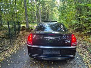 Черный Крайслер 300C 2008 в Таллин, объемом двигателя 5.70 л и пробегом 81 тыс. км за 15300 €, фото 15 на AUTOMOTO.COM.LV